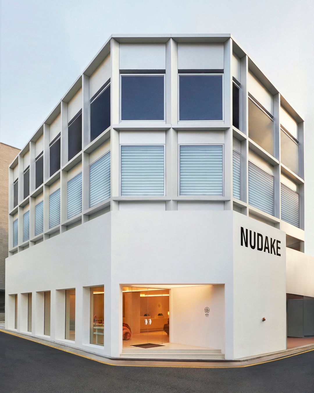 韓國咖啡店「NUDAKE」新沙店！必拍必吃超巨大、飯糰造型可頌