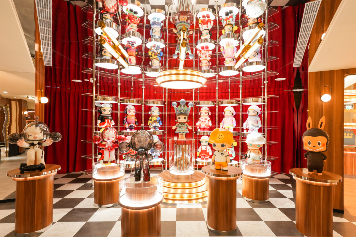 全台最大POP MART插旗西門町！必逛MEGA珍藏館、萌粒專區